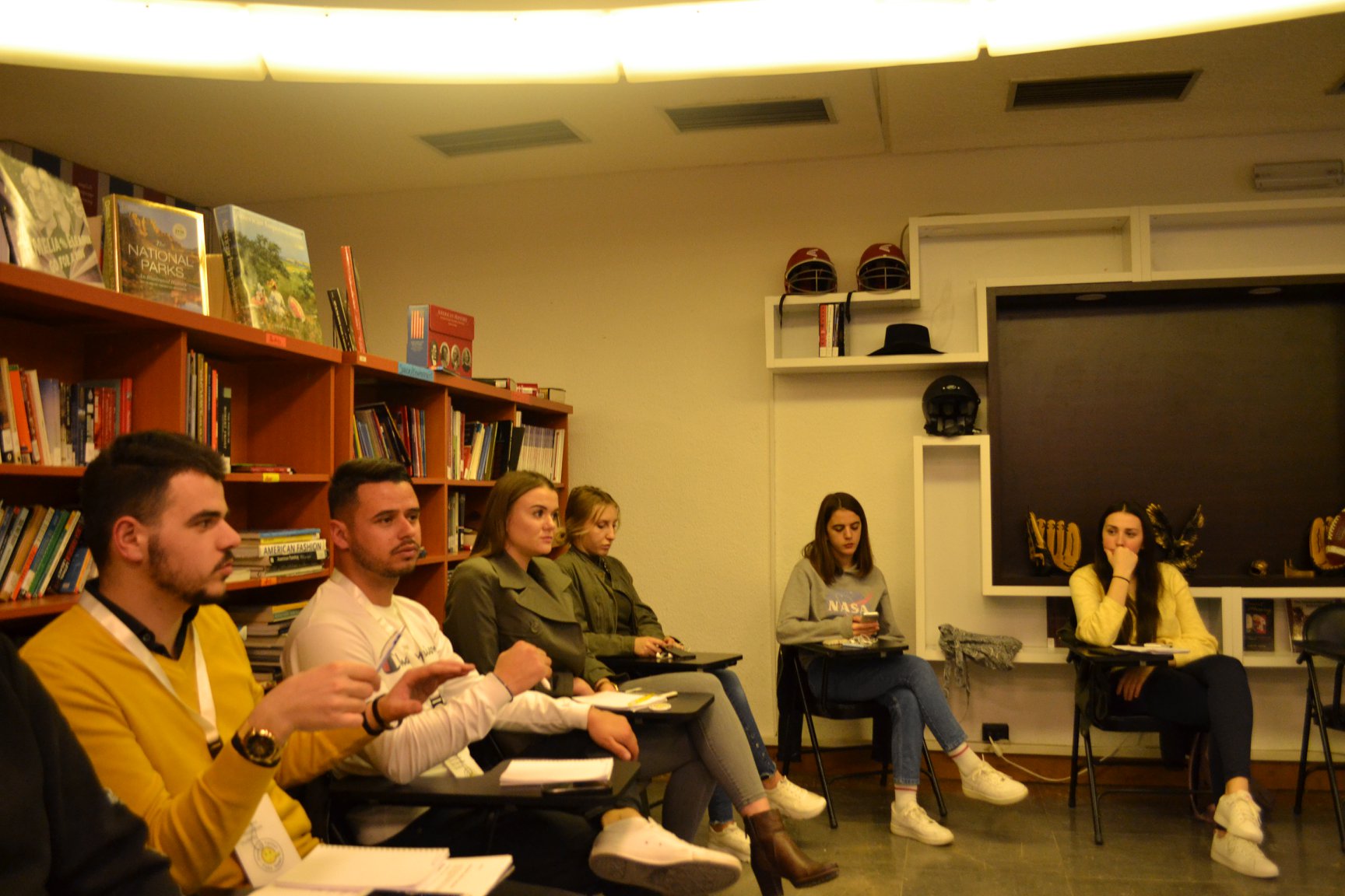 Training on News Literacy for Journalism Students – American Corner ...